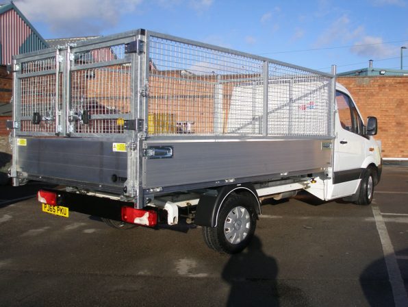 3.5T Caged Tipper – crew cab - Elmport Van Rentals